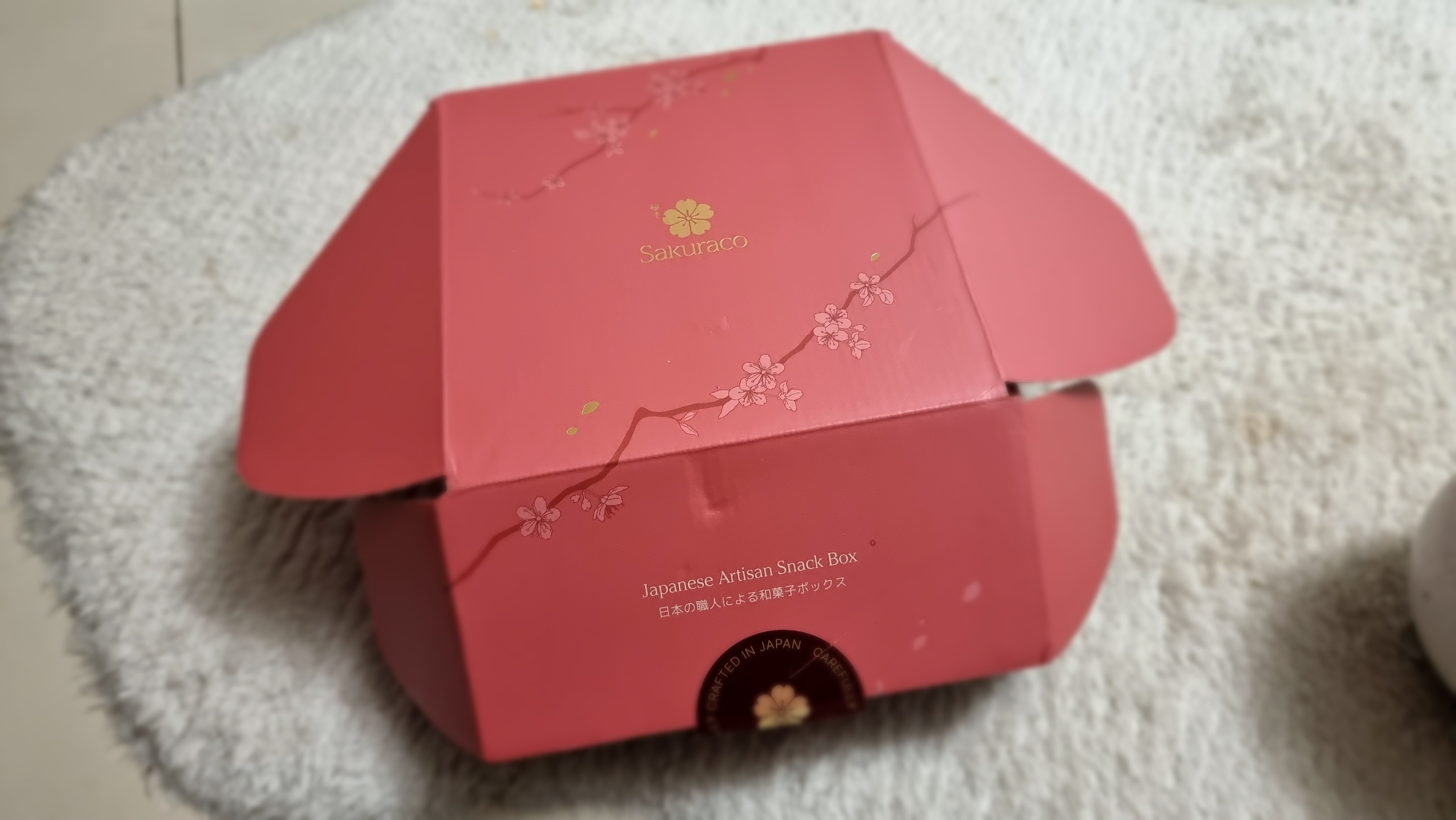 Sakuraco - Japanese snacks, sweets & tea box. A perfect gift for your ...