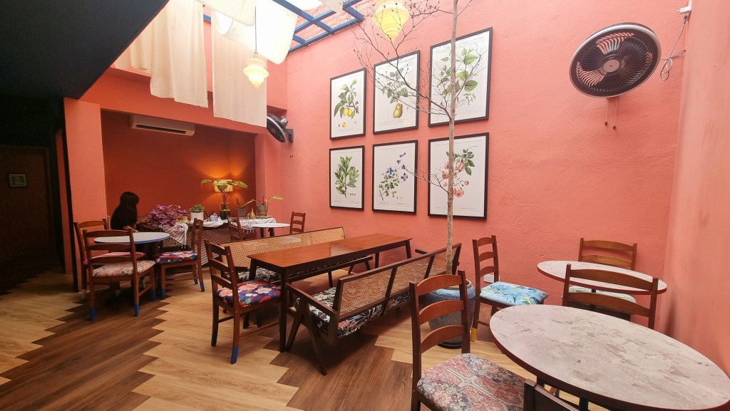 Plump TTDI at Taman Tun Dr. Ismail, KL - Aesthetically pleasing cafe ...